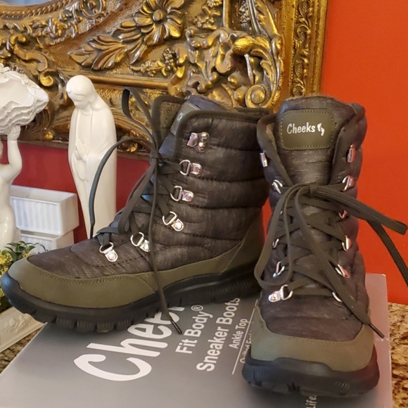 Tony Little | Shoes | Tony Little Cheeks Puffer Boots | Poshmark